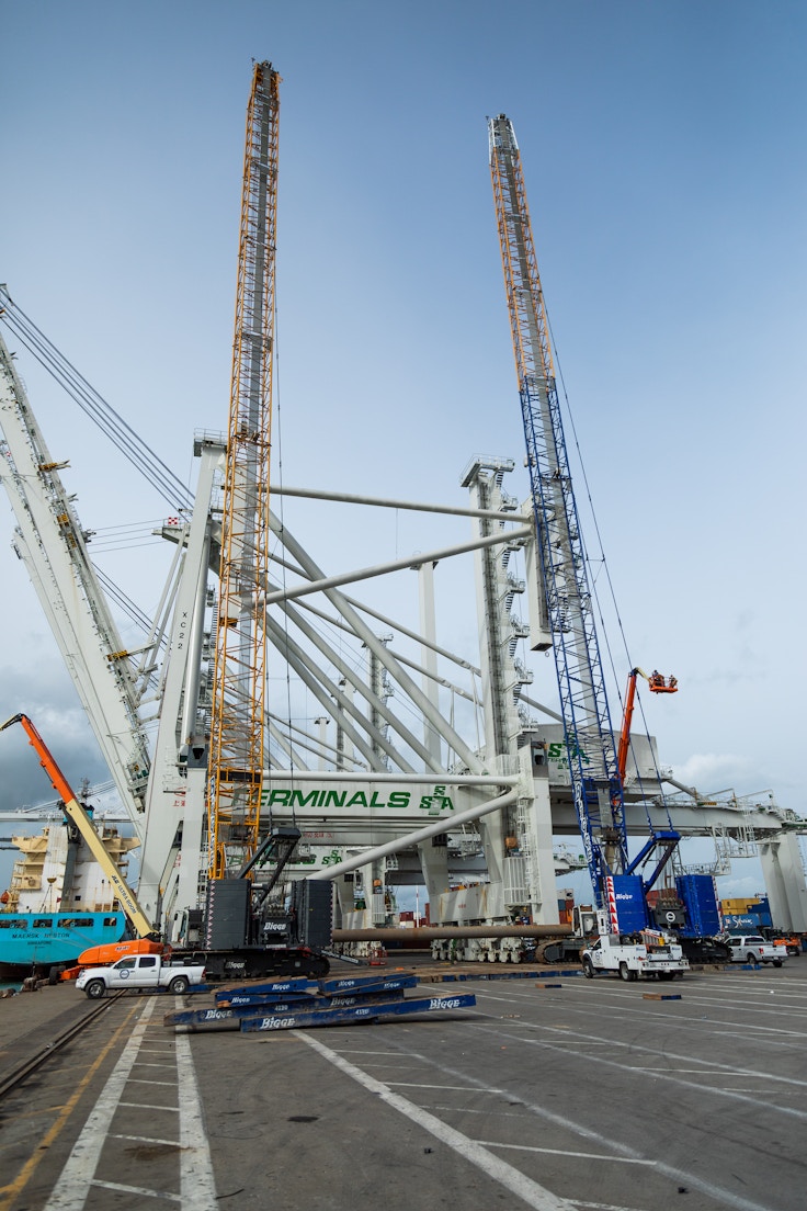 Crawlers Assist in Build of Port Cranes | Bigge.com