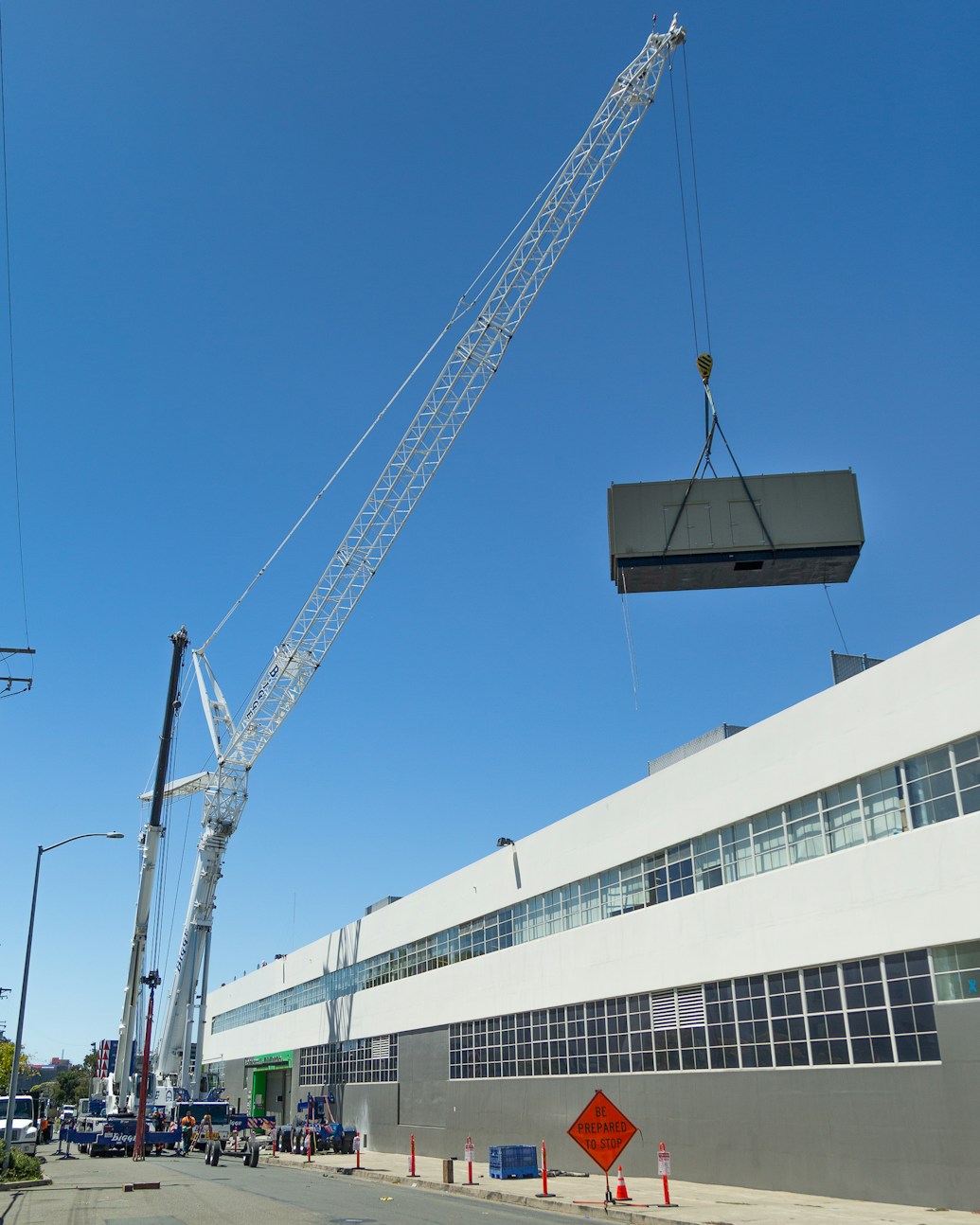 Emergency Backup Generator Lift in Berkeley | Bigge.com