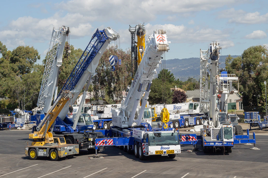 Crane Rental Costs: What to Expect & Key Pricing Factors | Bigge.com
