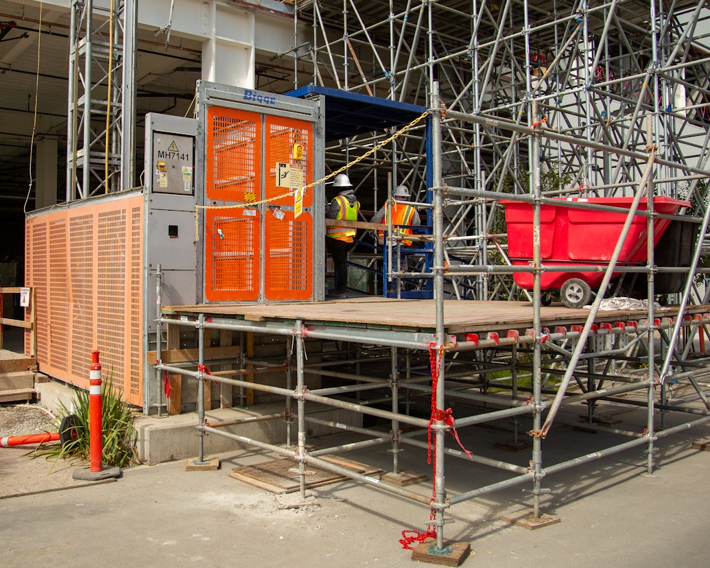 Best-in-Class Construction Hoist Crews | Bigge.com