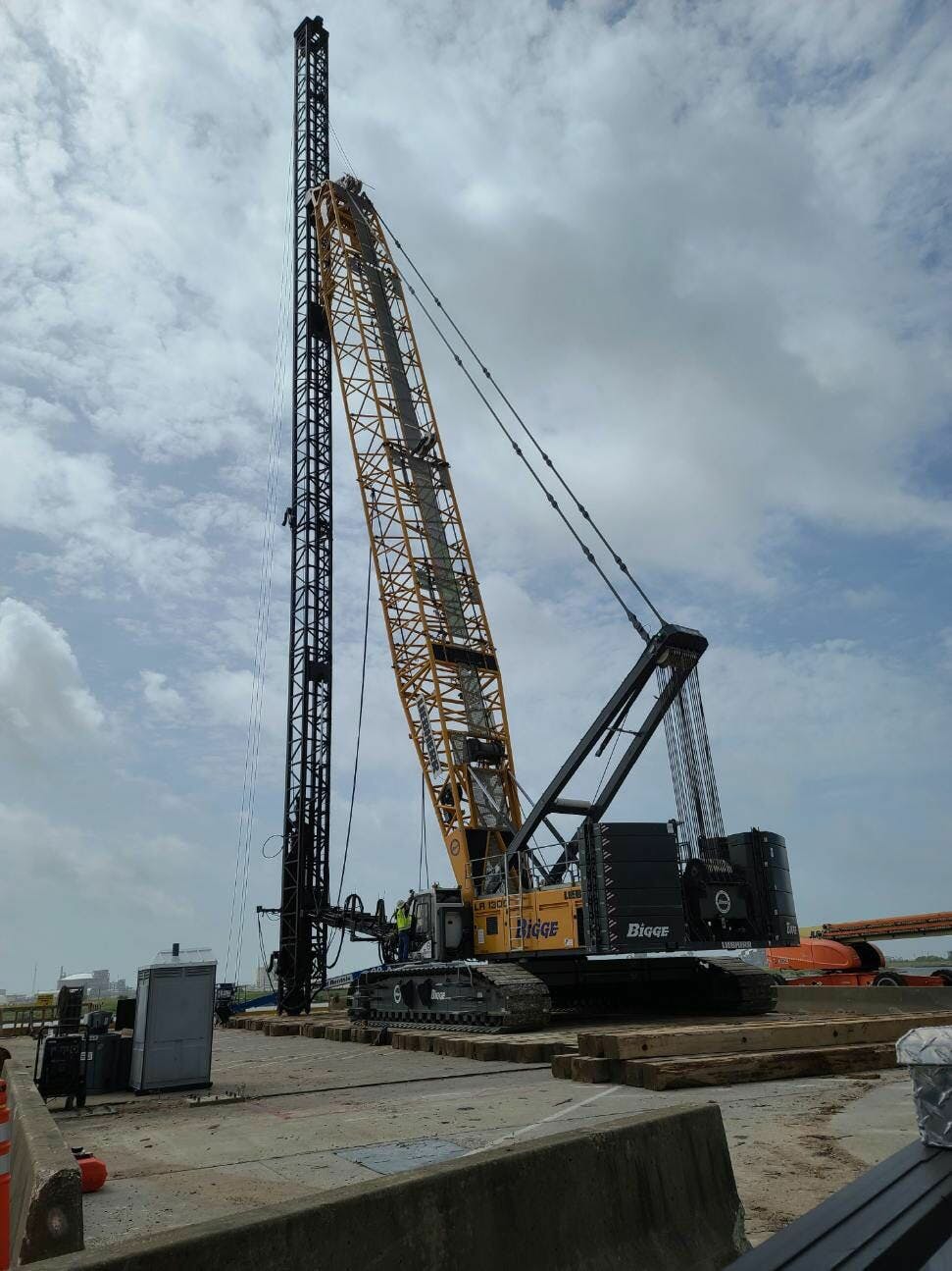 Pile Driving | Bigge.com
